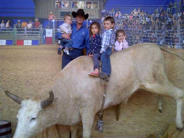 Tejas Rodeo Company in Bulverde | Tour Texas